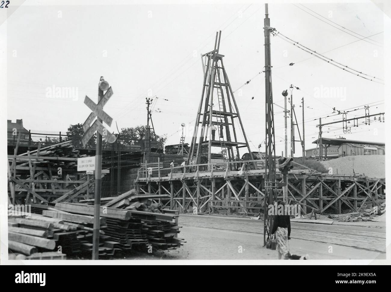 The construction of a new railway vigor across Norrtullsgatan. Piling ...