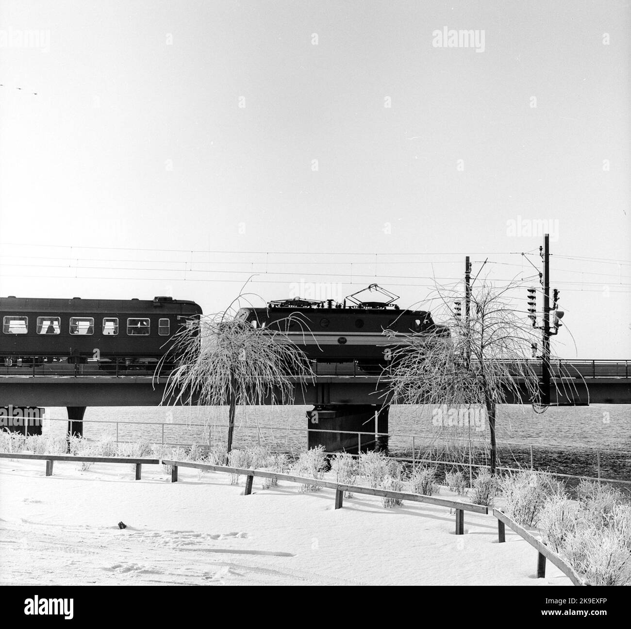 Train with State Railways SJ RA 989 "Rapid 5" on the Norra Railway ...