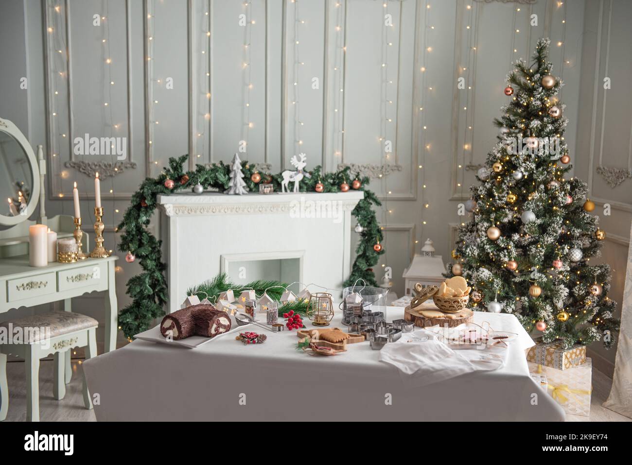 Served new years table hi-res stock photography and images - Alamy