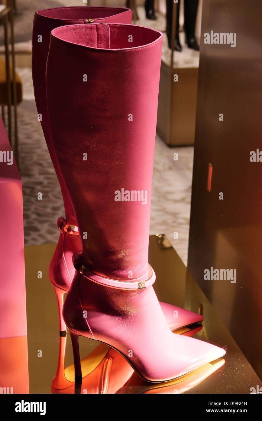 Accessoreis woman hi-res stock photography and images - Alamy