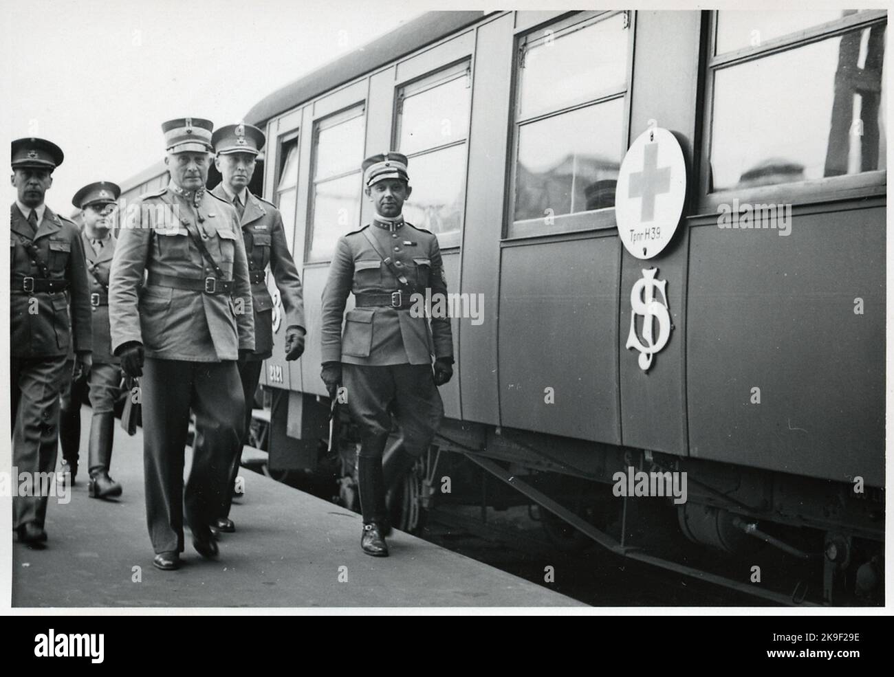 Sweden's Commander -in -Chief, General Olof Thörnell and the bureau ...
