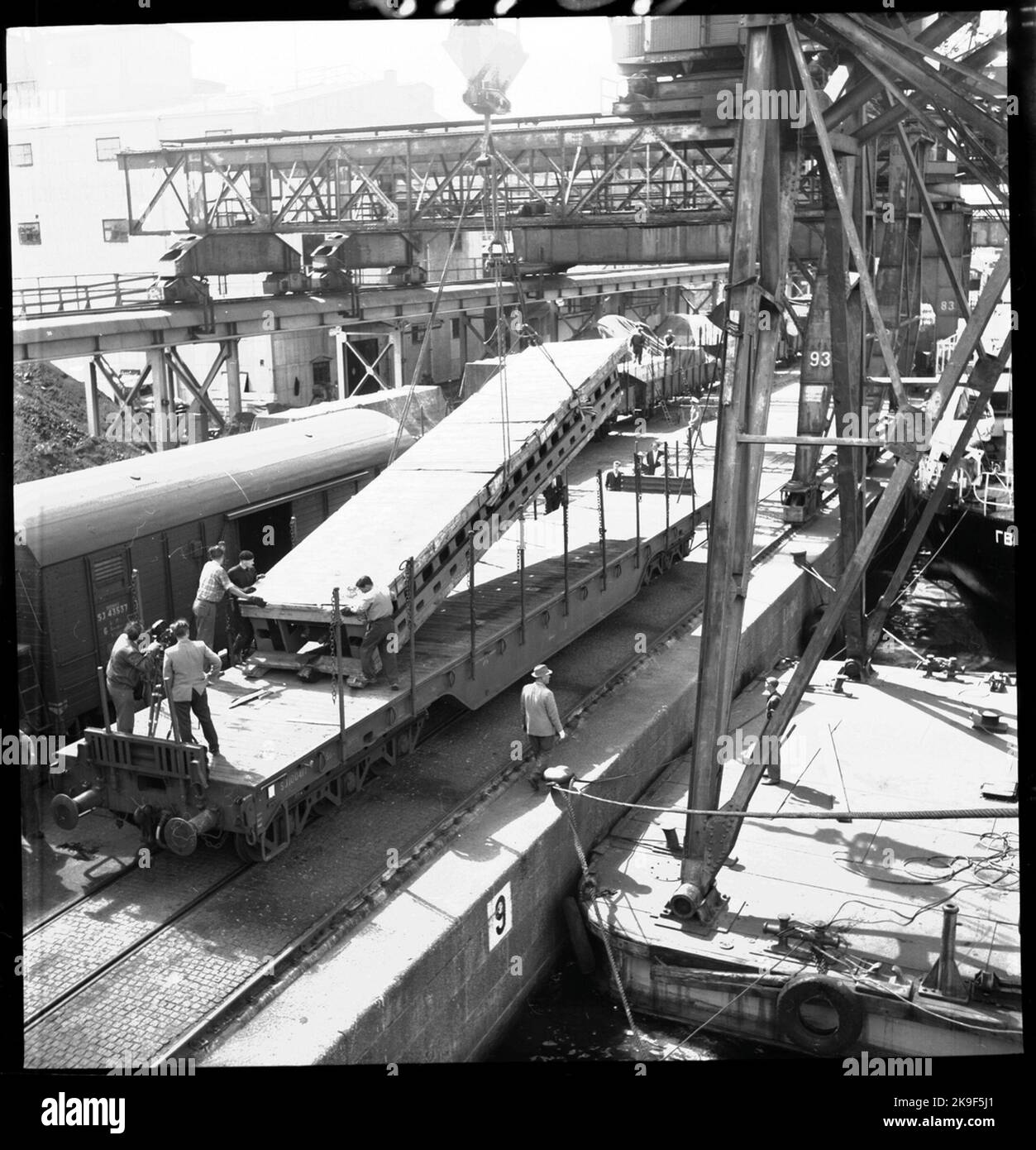 Special transport of paper machine. Unloading work in Värtahamnen Stock ...