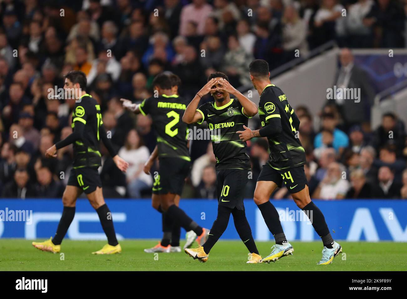 Marcus Edwards of Sporting CP celebrates after scoring a goal to make ...