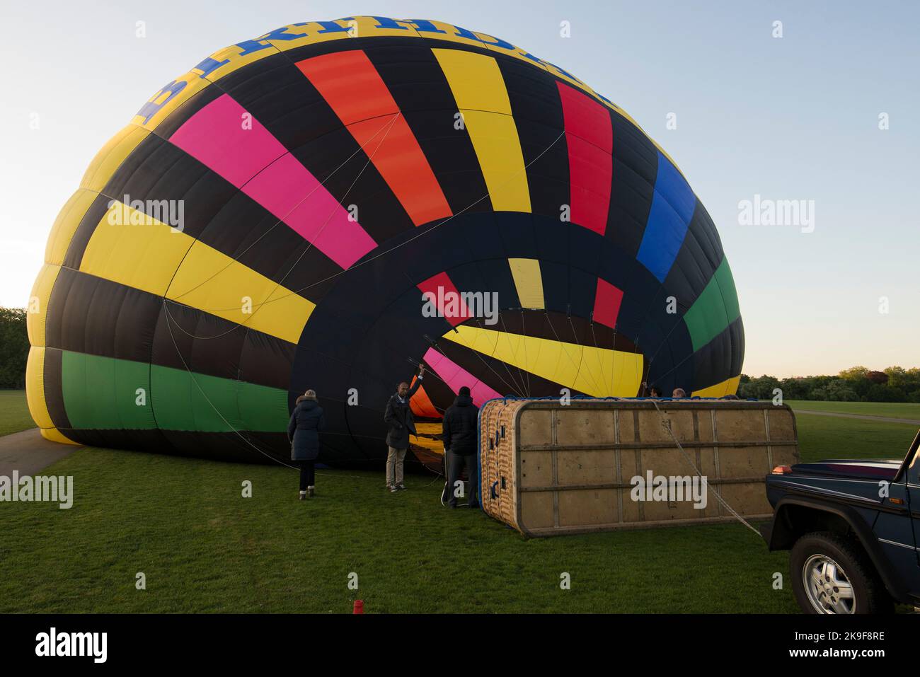 Hot Air Balloon flight across central London Stock Photo - Alamy