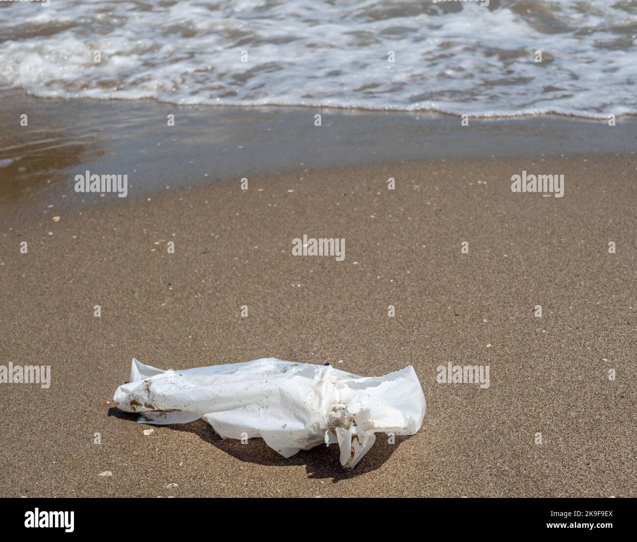 Plastic garbage on the beach hi-res stock photography and images - Alamy