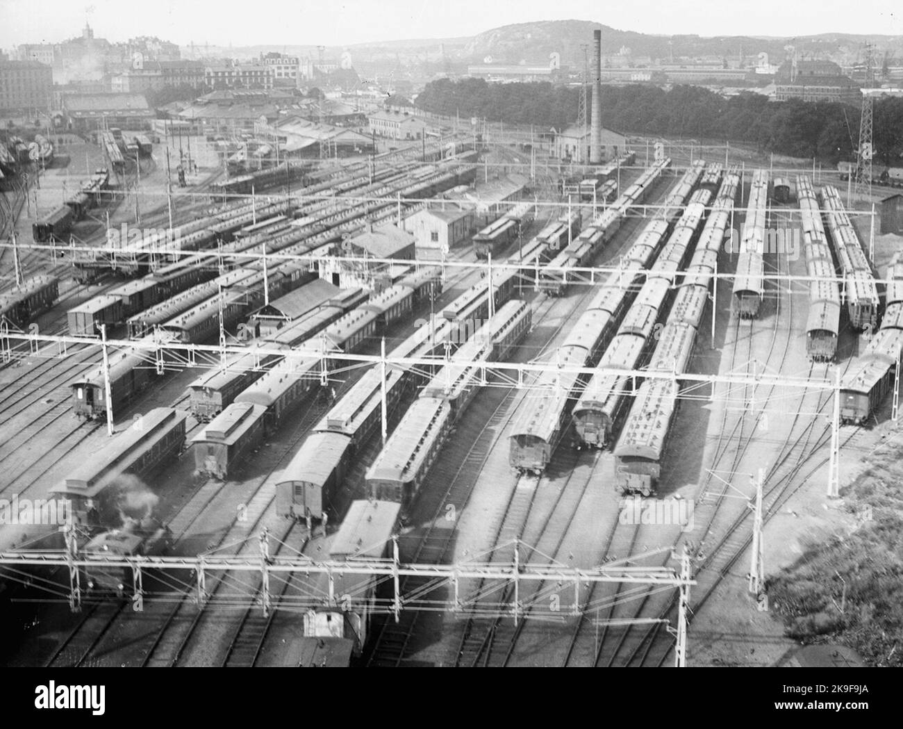 Carriage cars coach building hi-res stock photography and images - Alamy