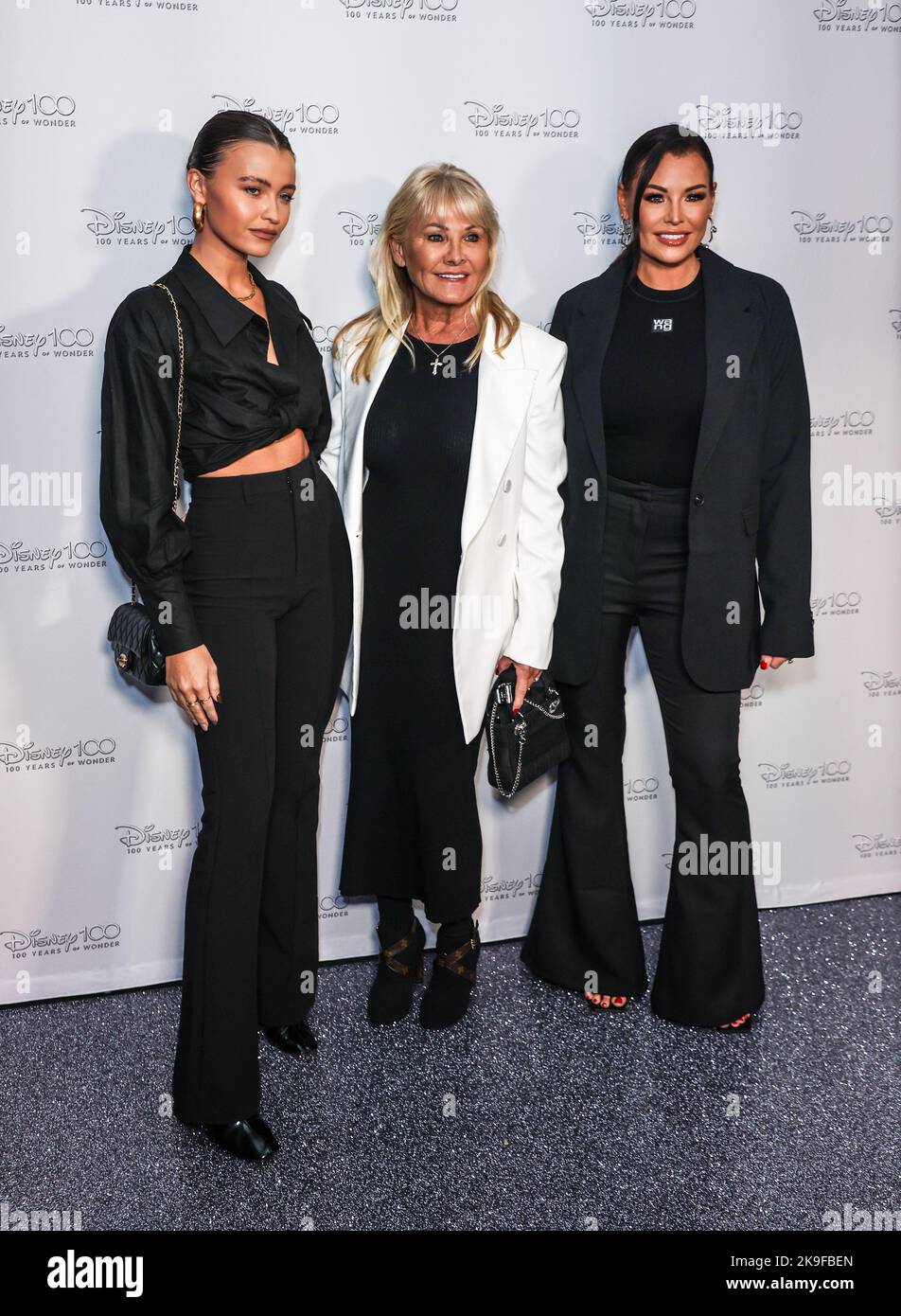 London, UK. 27th Oct, 2022. Natalya Wright, Carol Wright and Jess ...