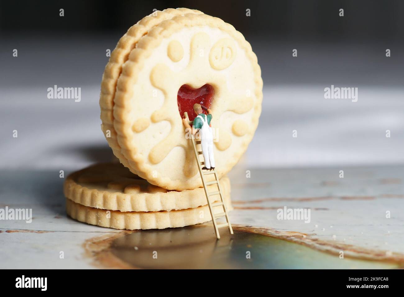 Miniature people hi-res stock photography and images - Alamy