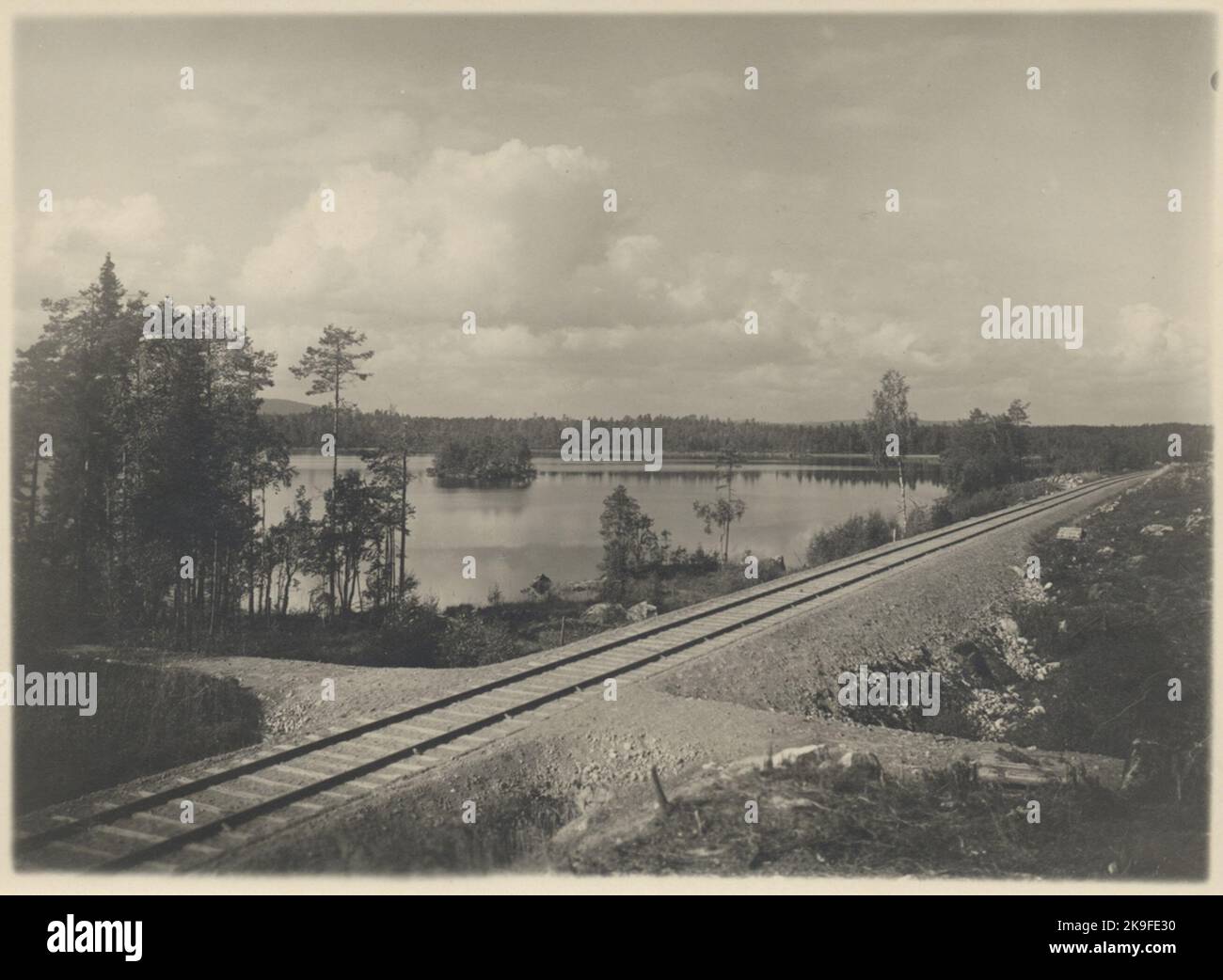 The state track Malung-Vansbro on Södra Vålsjön between Äppelbo and ...