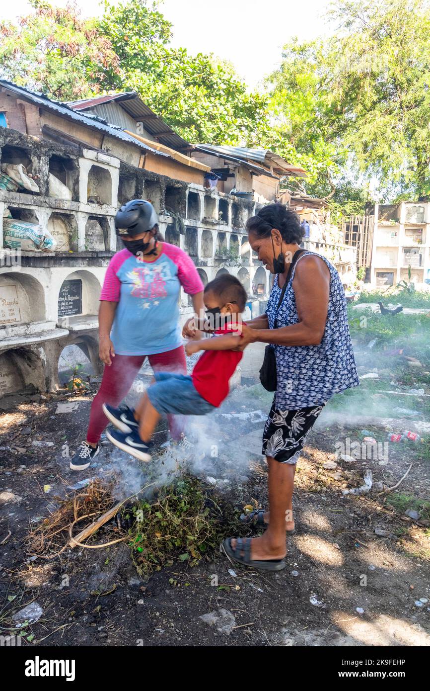 Philippine cemetery hi-res stock photography and images - Alamy