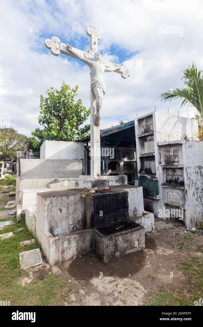 A local catholic cemetery in Cebu, Philippines Stock Photo - Alamy