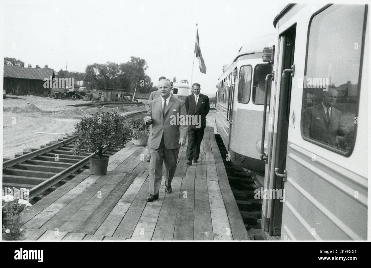 Travelers with the inauguration train on their way to the opening ...