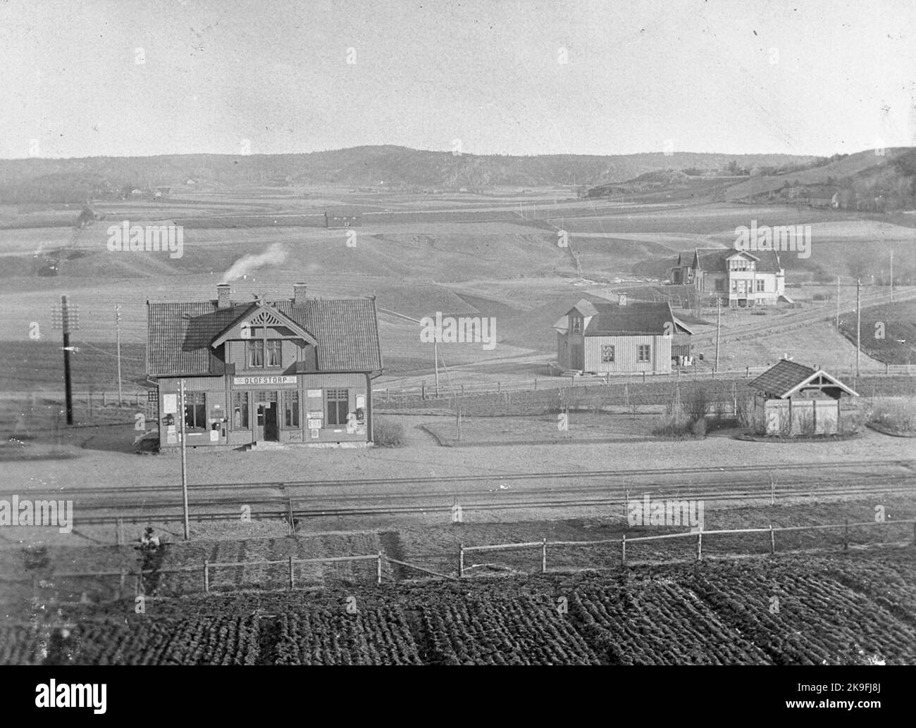One story wood building Black and White Stock Photos & Images - Alamy