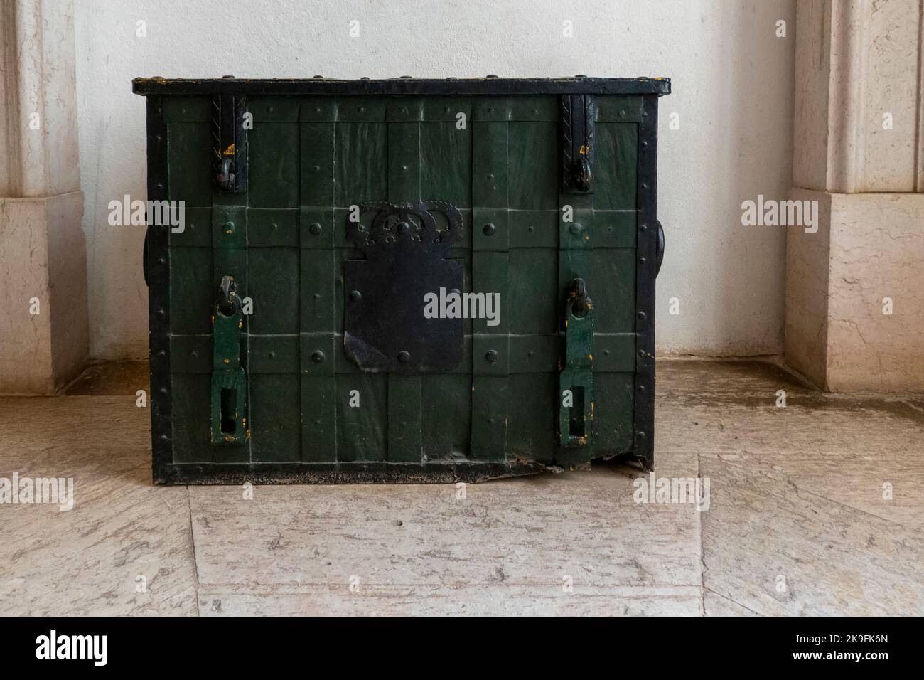 Close view of an old and sturdy medieval crate or chest Stock Photo - Alamy
