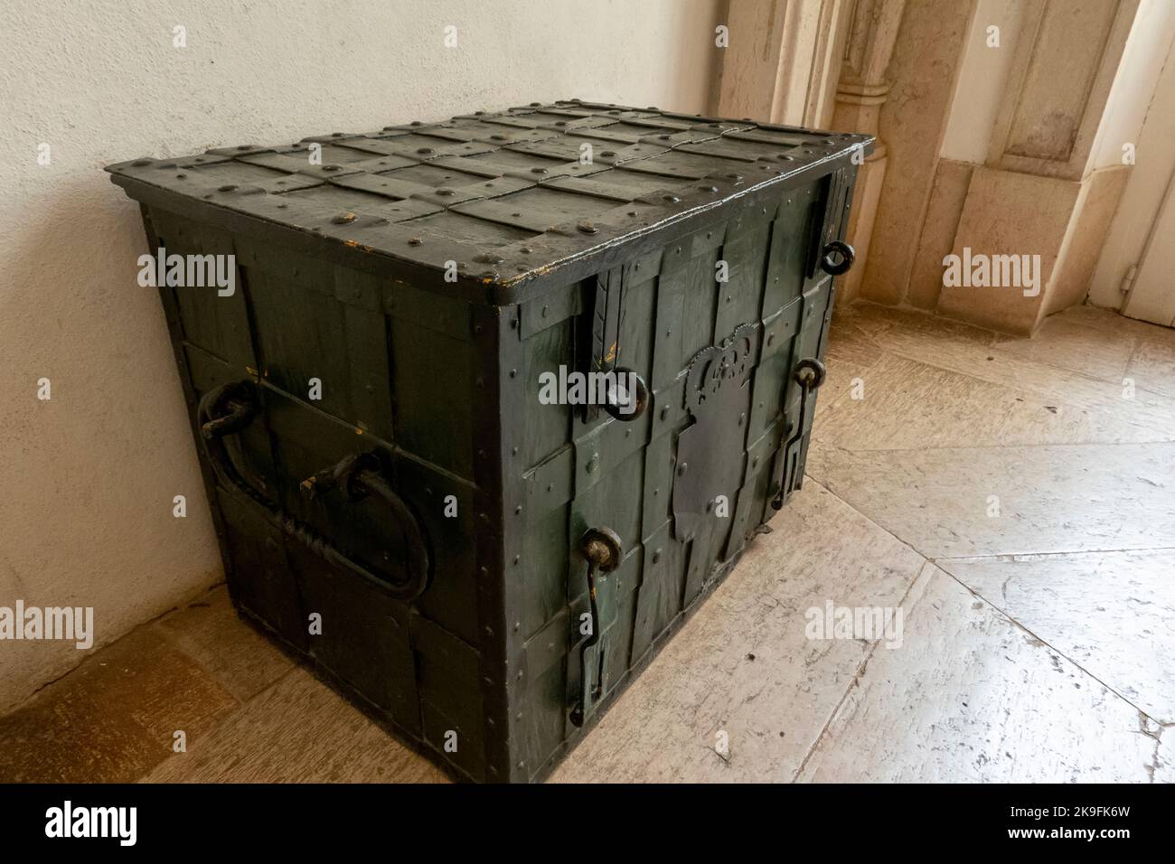 Close view of an old and sturdy medieval crate or chest Stock Photo - Alamy