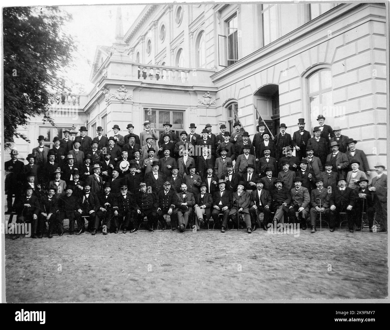 Members of Swedish Freemasons The Words in front of the Freemason in ...