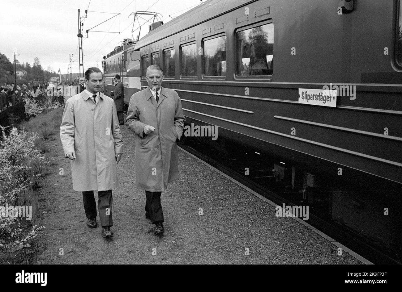 The grinding train. Director General Upmark on the right. The millionth ...