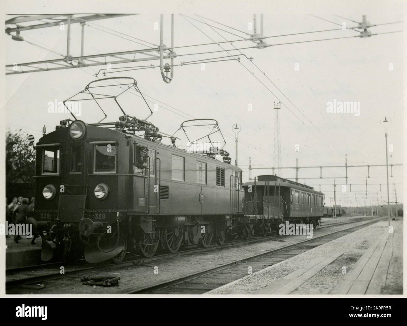 The first electric train arrives in Krylbo, namely the test train from ...