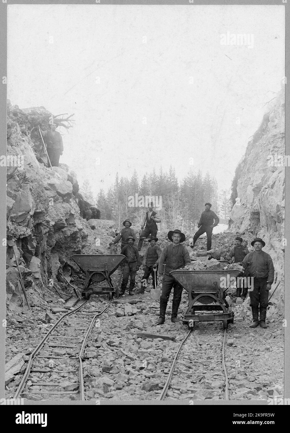 Construction of track building Stock Photo - Alamy