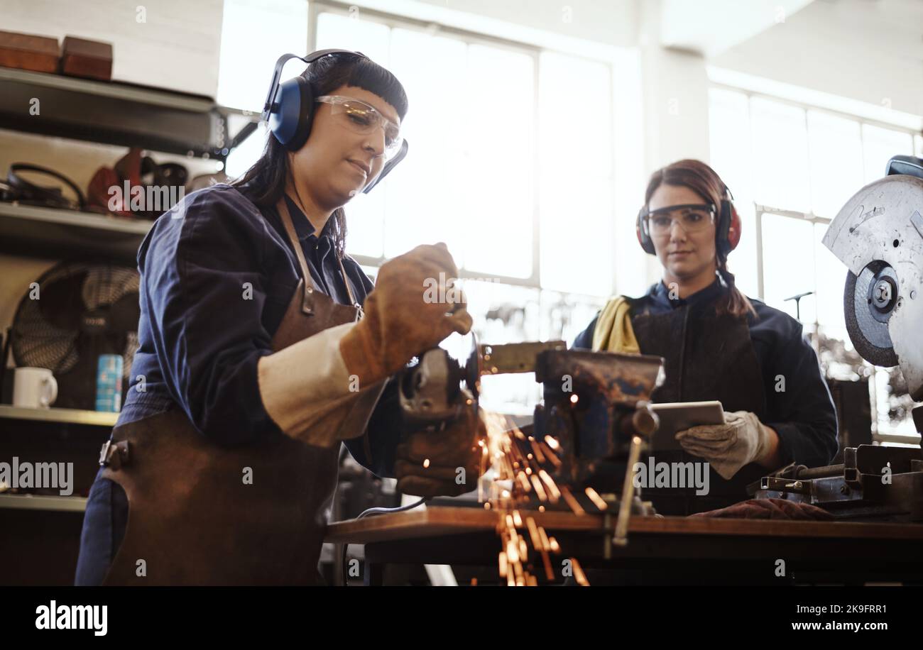 Female colleague no confidence hi-res stock photography and images - Alamy