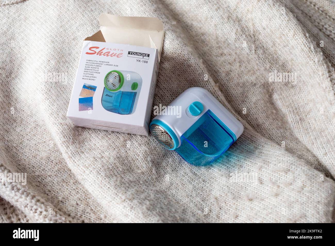 Bobbles jumper hi-res stock photography and images - Alamy