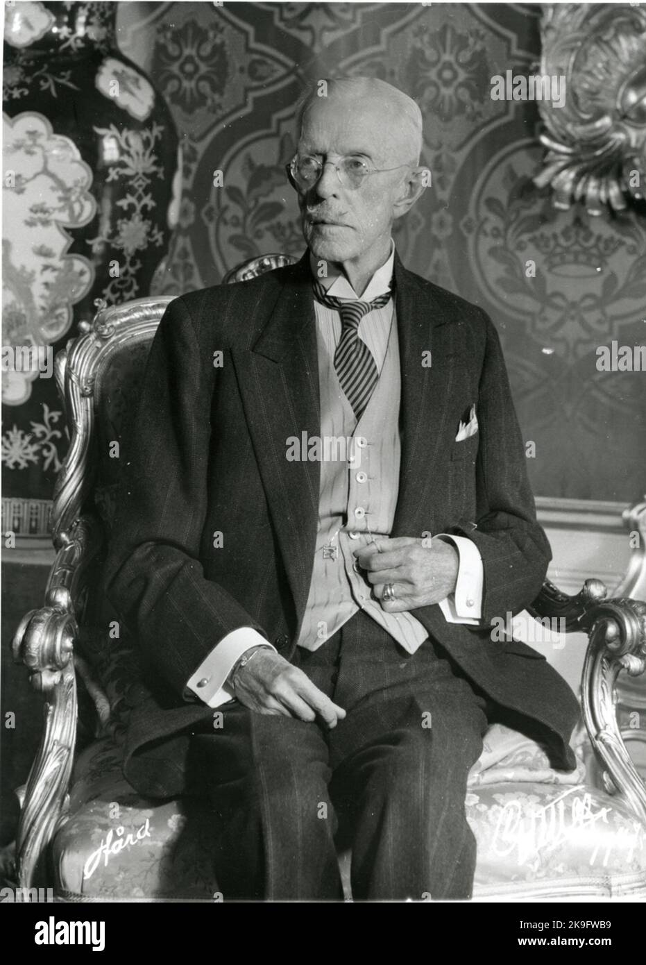 King gustaf v hi-res stock photography and images - Alamy