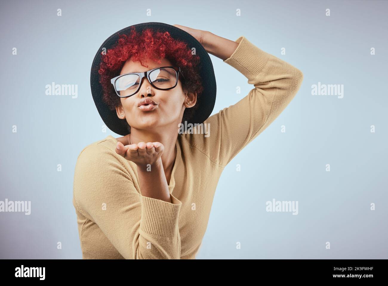 Blowing kisses hi-res stock photography and images - Alamy