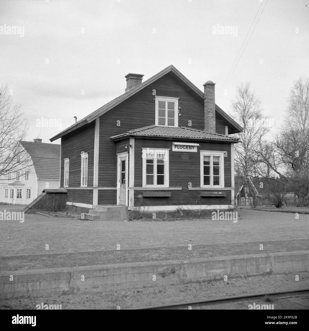 Stop built in 1906. One -story station house in wood, renovated in 1945 ...