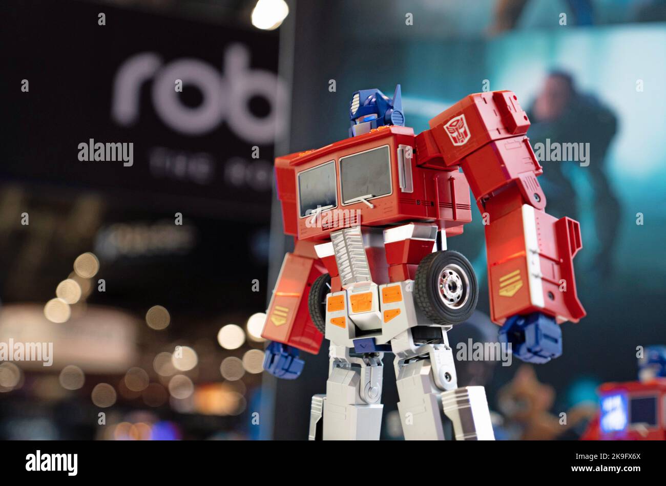 Robosen robots new Optimus Prime robot on stand S700, during MCM Comic ...