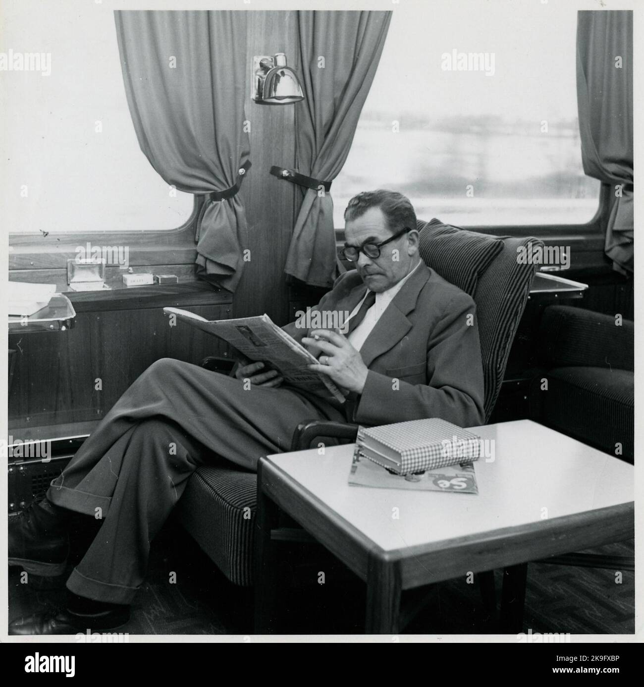 Salon in 2nd class carriage. SJ BC07. State railways Stock Photo - Alamy