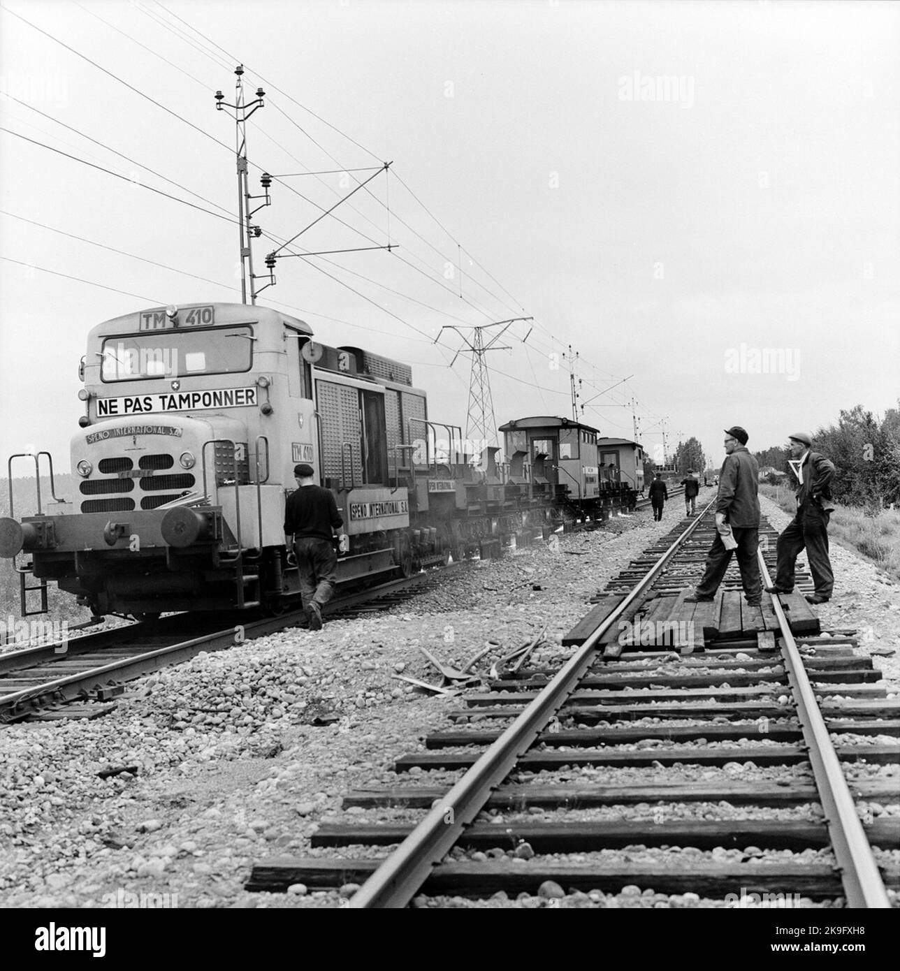Grinding trains. Rail grinding unit Stock Photo - Alamy
