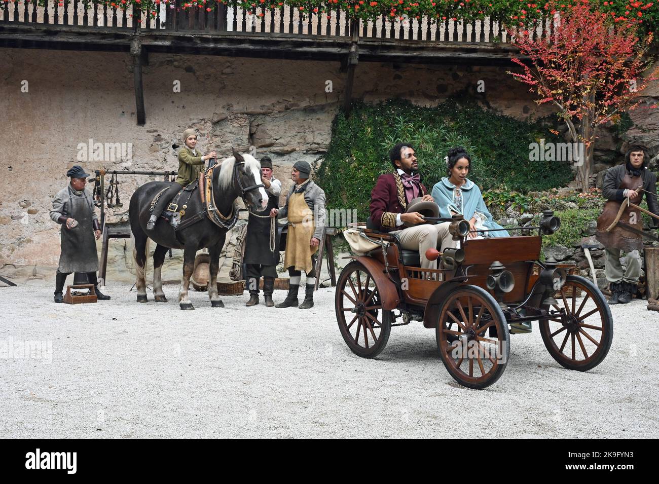 Montan, Italy. 18th Oct, 2022. Exclusive The actors Kristin Alia Hunold ...