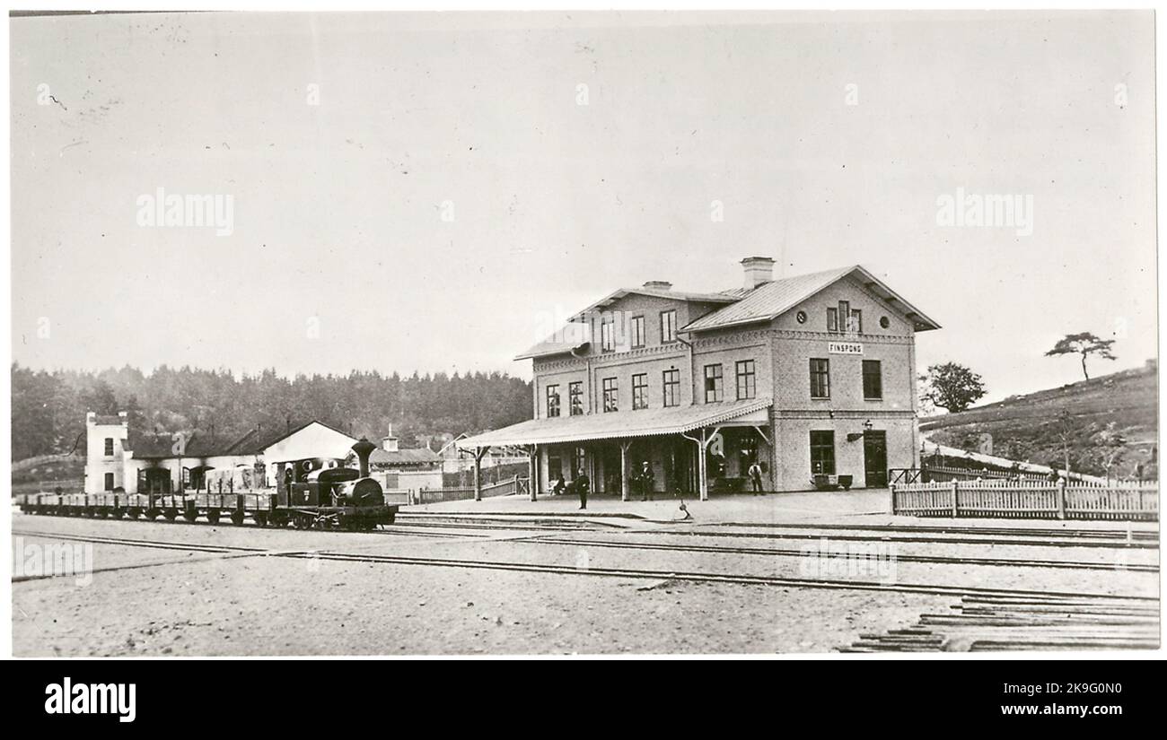 Finspång Railway Station with Lokomotivet Lotorp and a train set at the ...
