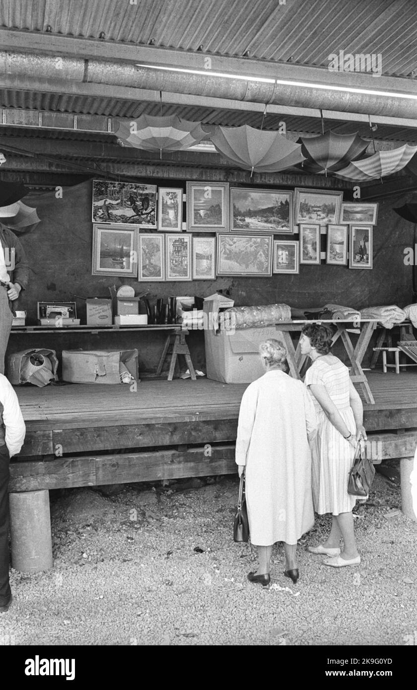 Auction museum Black and White Stock Photos & Images - Alamy