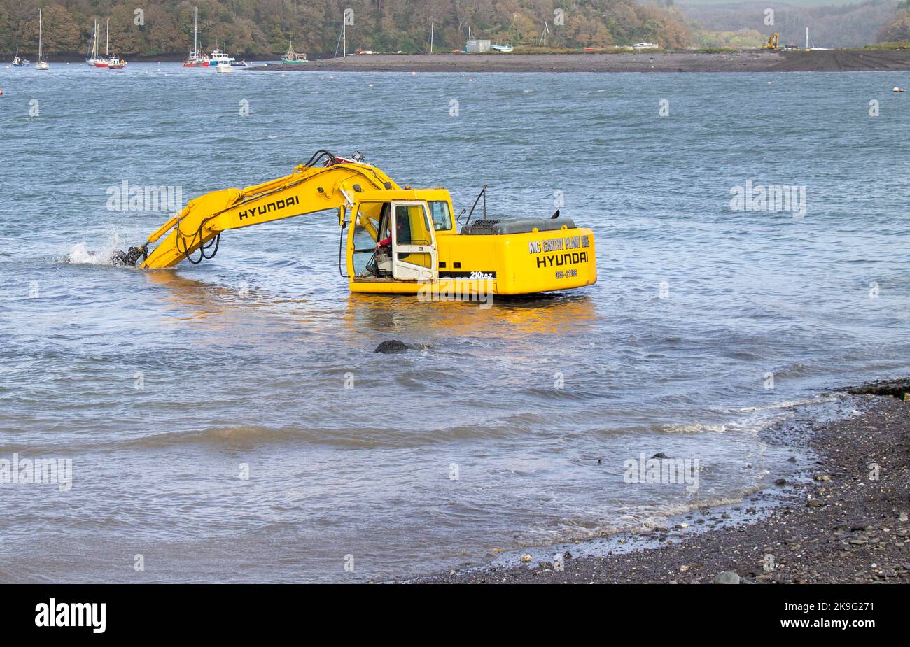 Tracks excavator machine on hi-res stock photography and images - Alamy