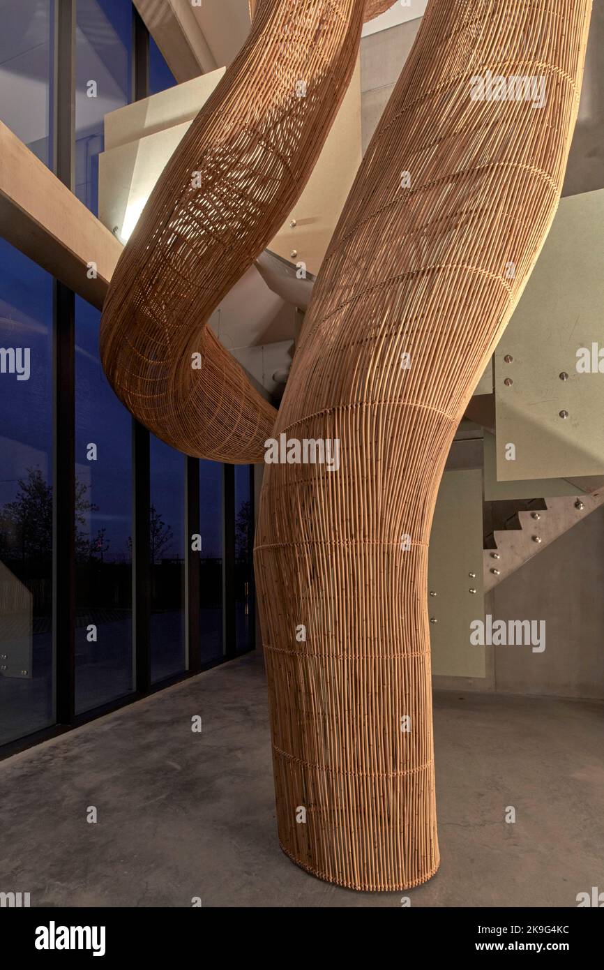 Ratan sculpture hi-res stock photography and images - Alamy