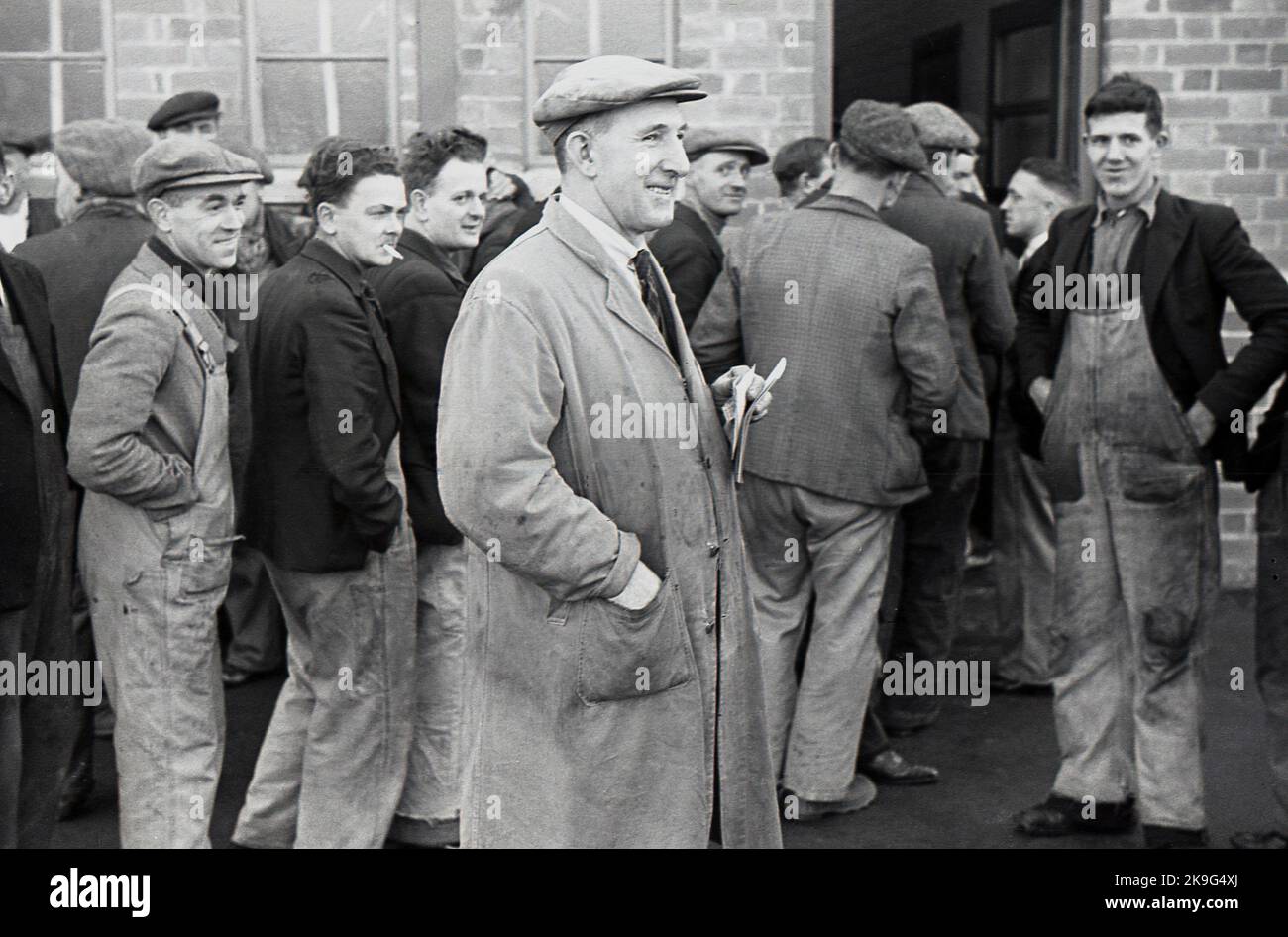 Uk workplace 1930s hi-res stock photography and images - Alamy