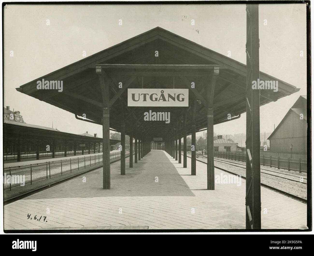 Stockholm's central platform ceiling over platform 5 Completed Stock ...