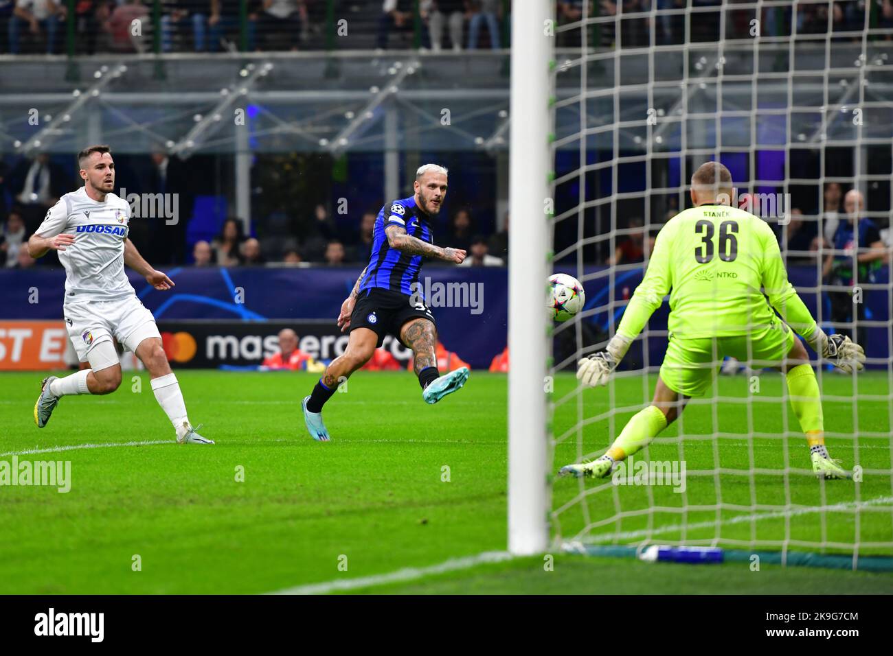 Federico dimarco inter champions league hi-res stock photography and images - Alamy