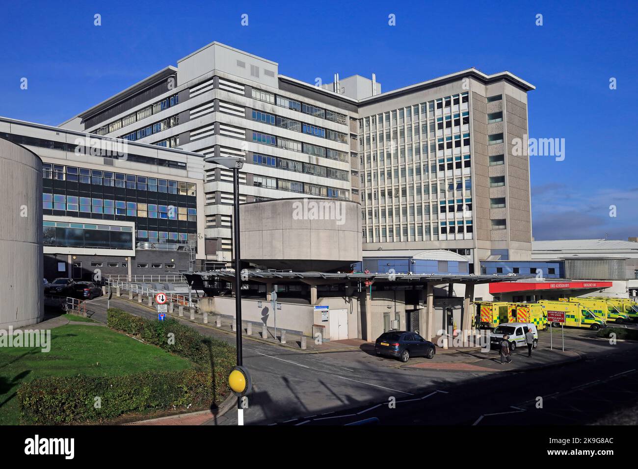 University hosptal of wales hi-res stock photography and images - Alamy