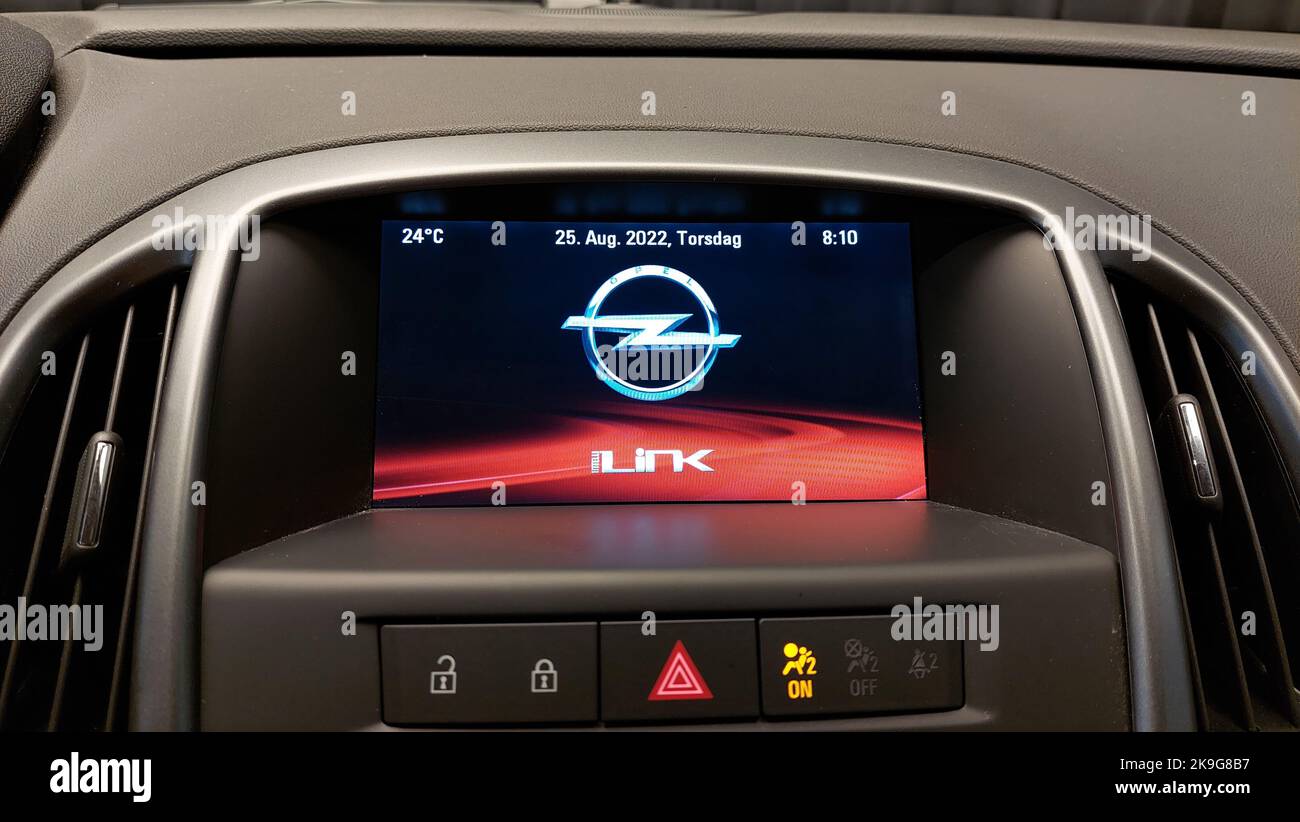 Opel Astra Sports Tourer 2016 car interior view inside cockpit ...