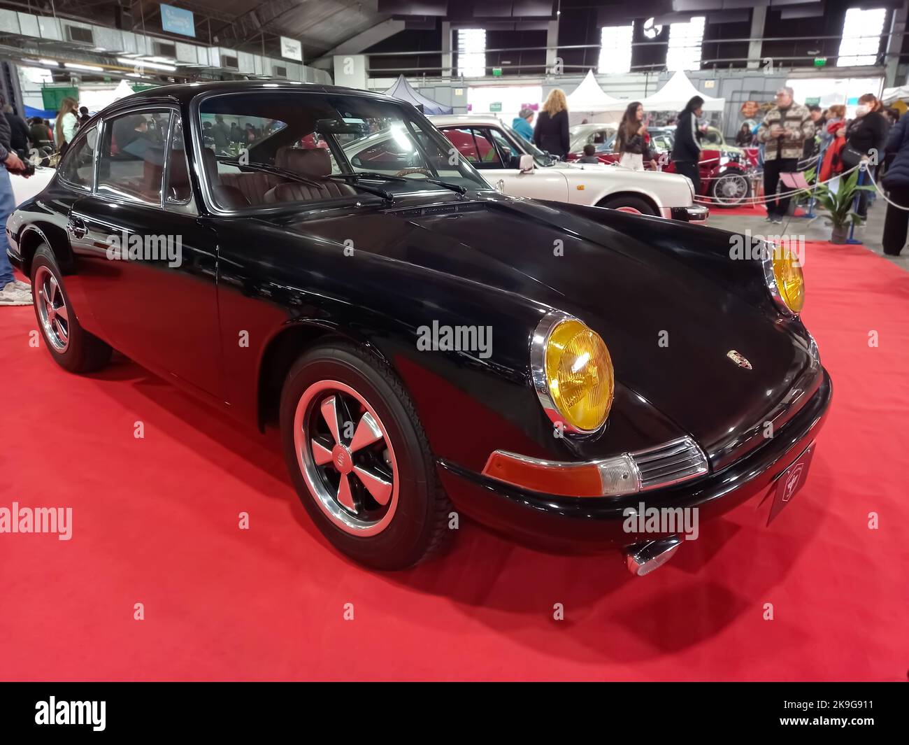 Old black sport 1967 Porsche 912 speedster coupe on the red carpet ...