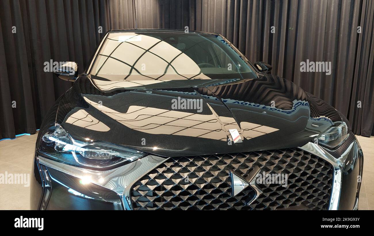Ds DS3 Crossback 2022 2023 inside showroom car dealership Stock Photo ...