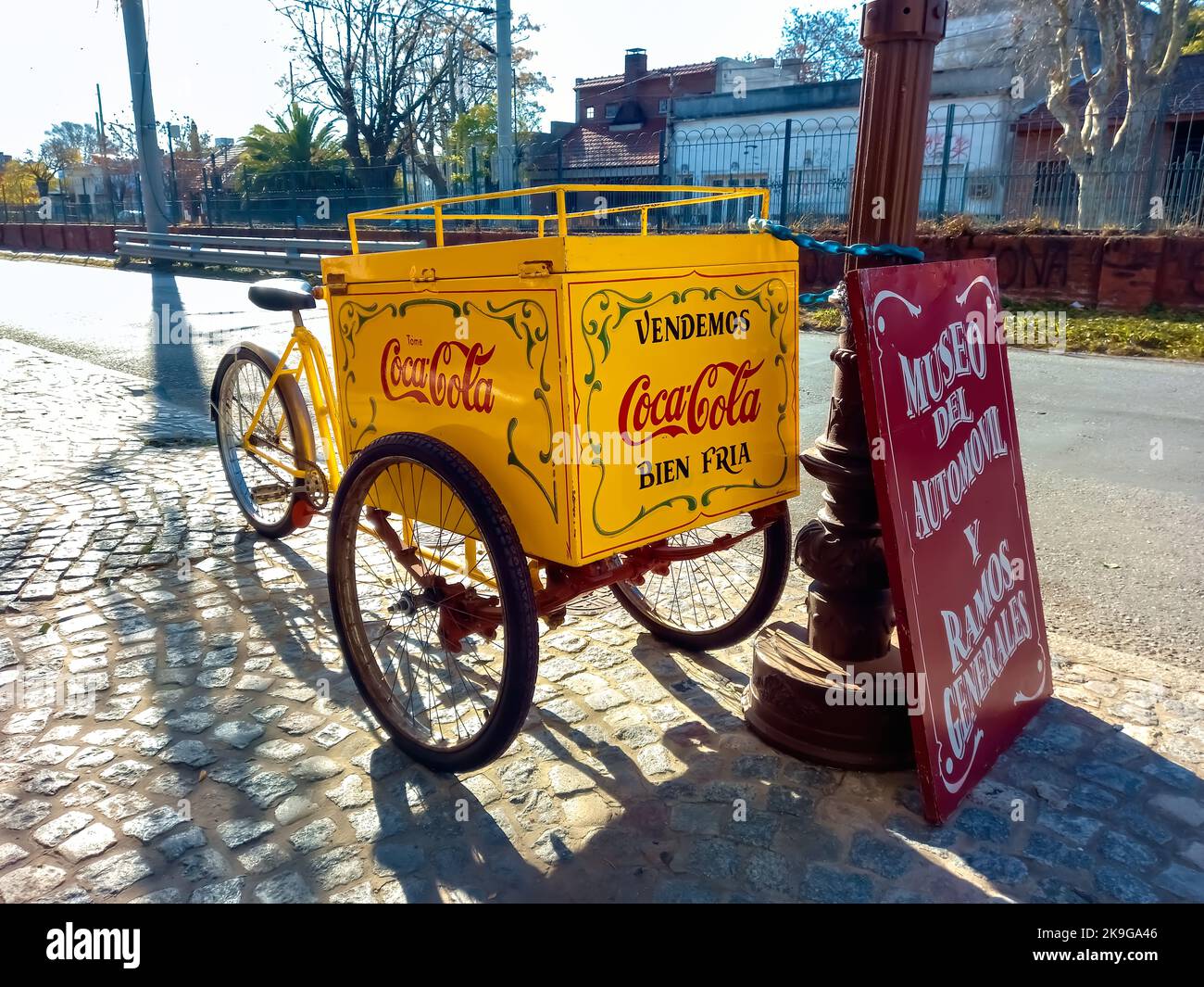 Old fresh beverage vending cargo bike on the cobblestone. Delivery ...