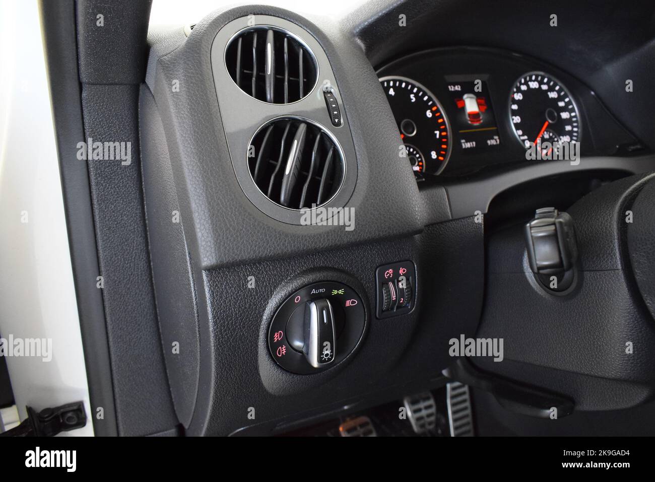 Volkswagen Tiguan 2015 1.4 TSI car exterior interior view front back ...