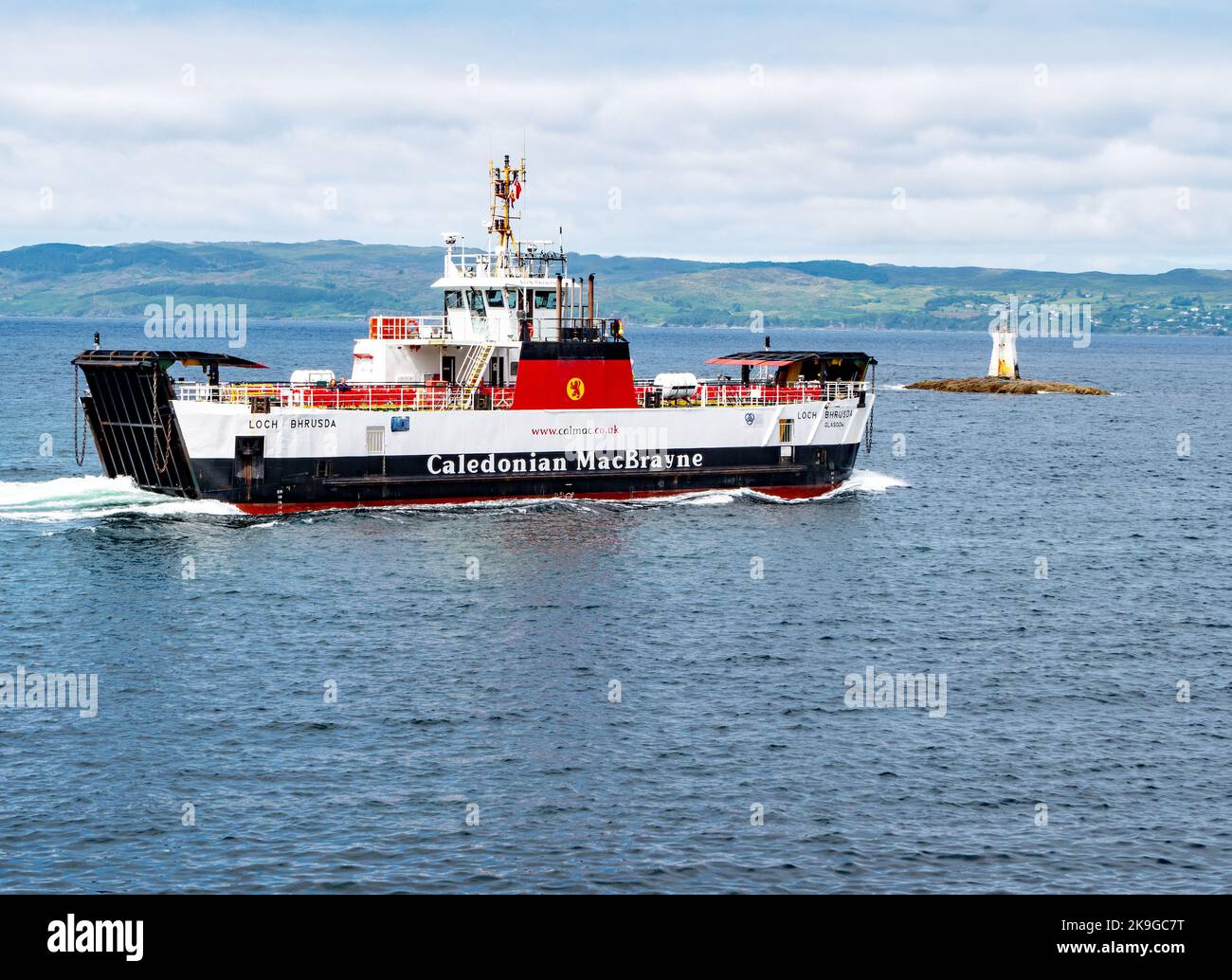 caledonian macbrayne ferry leaving mallaig for skye Stock Photo - Alamy