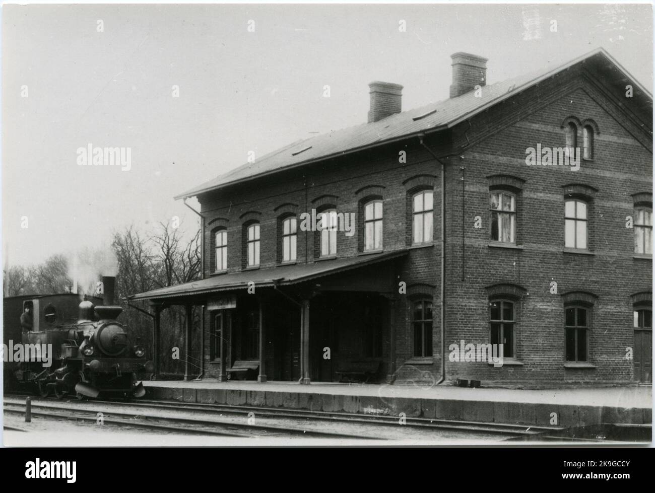 Station house in Simrishamn and steam locomotive. Malmö Simrishamns ...