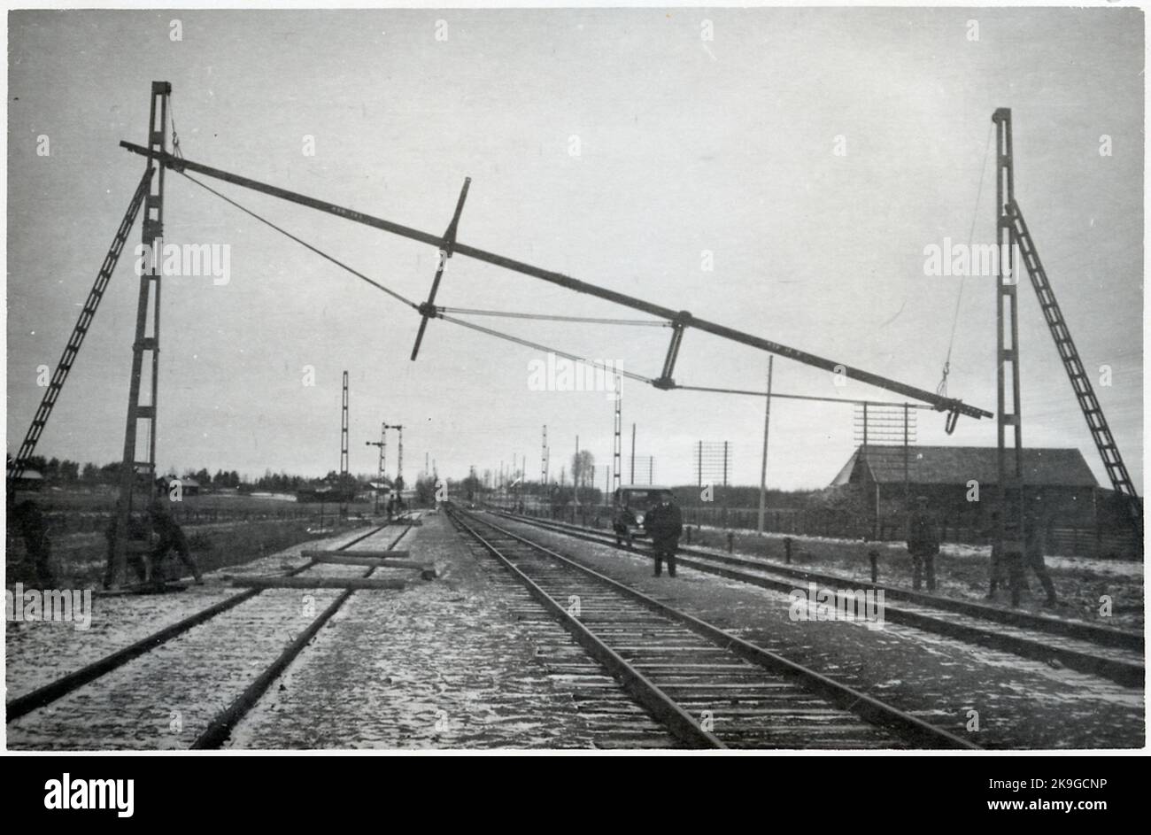 Mounting of wire bridge. On the line between Hallsberg - Örebro Stock ...