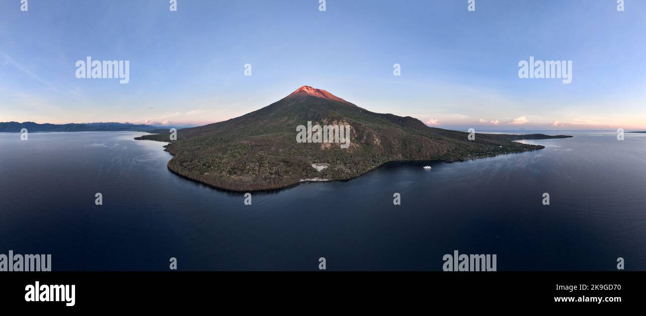 Lesser sunda islands hi-res stock photography and images - Alamy