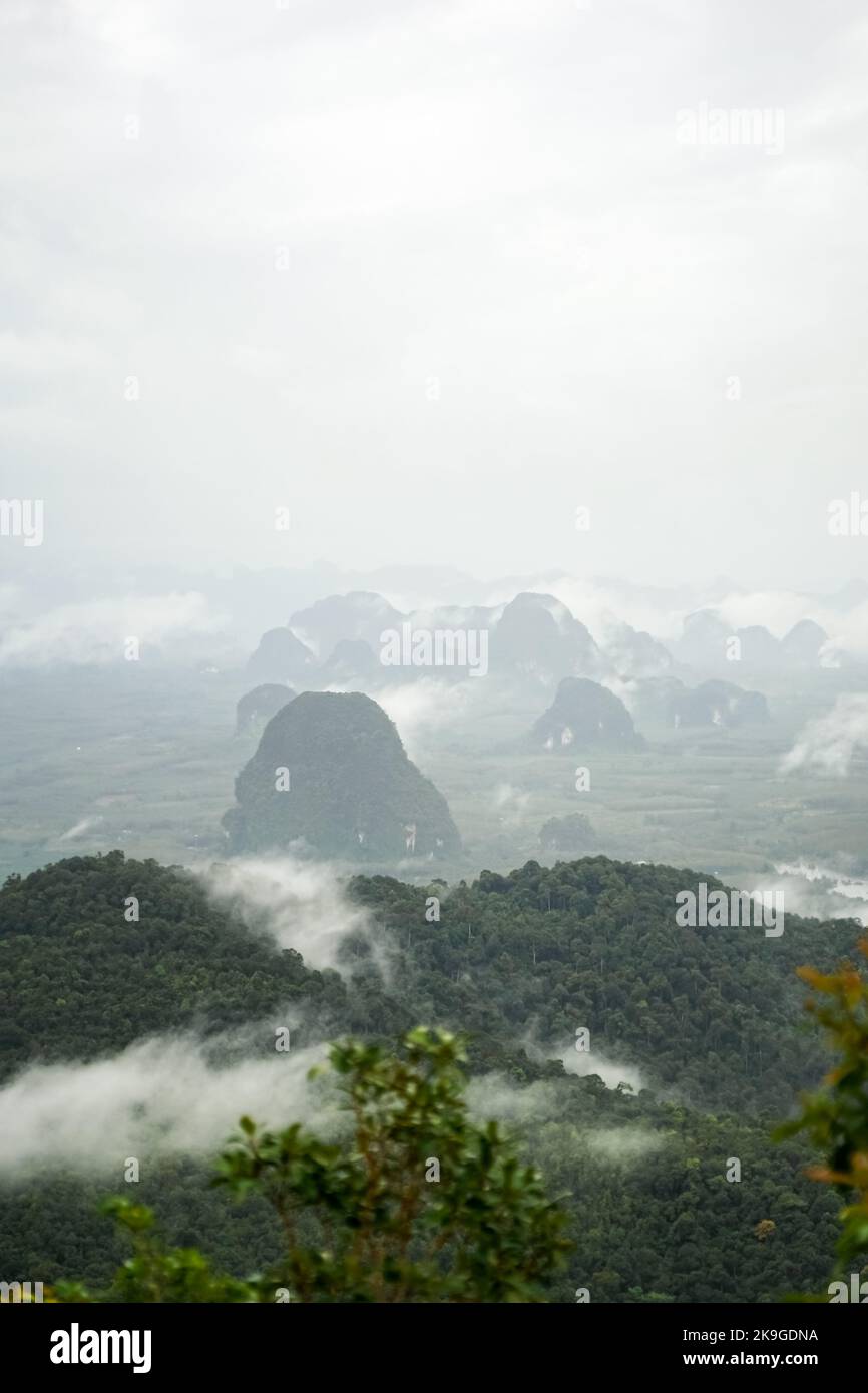 Dragon crest viewpoint hi-res stock photography and images - Alamy